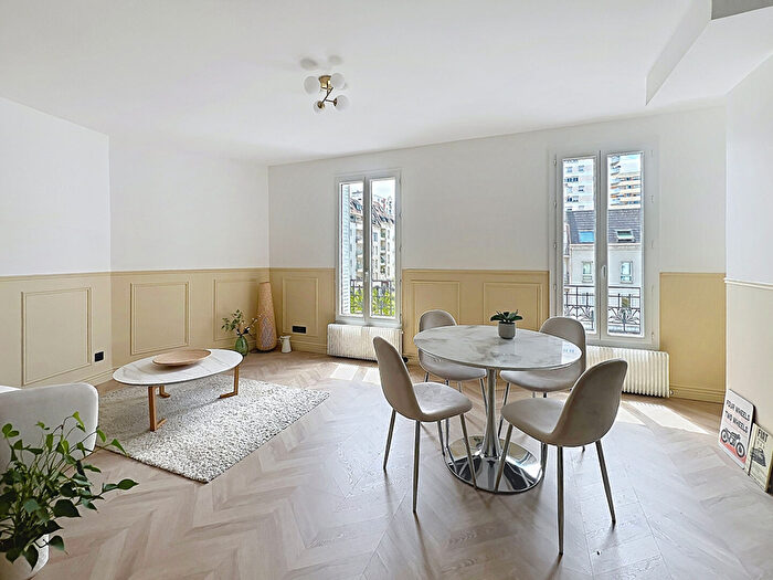 Suresnes, Centre-ville : Appartement 3 pièces à vendre