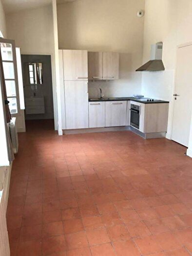 Appartement à louer - Jardins de la Fontaine, Nîmes - 1 pièce