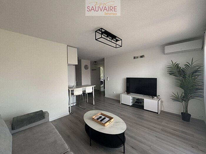 Centre Ville, Saint-Laurent-de-la-Salanque : Appartement 2 pièces à louer