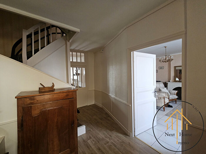 Maison 9 pièces à La Rochefoucauld, à vendre