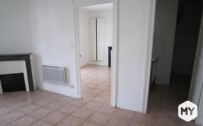 Appartement à louer - Clermont-Ferrand, Delille, Cathédrale, La Gare - 2 pièces - 1 chambre