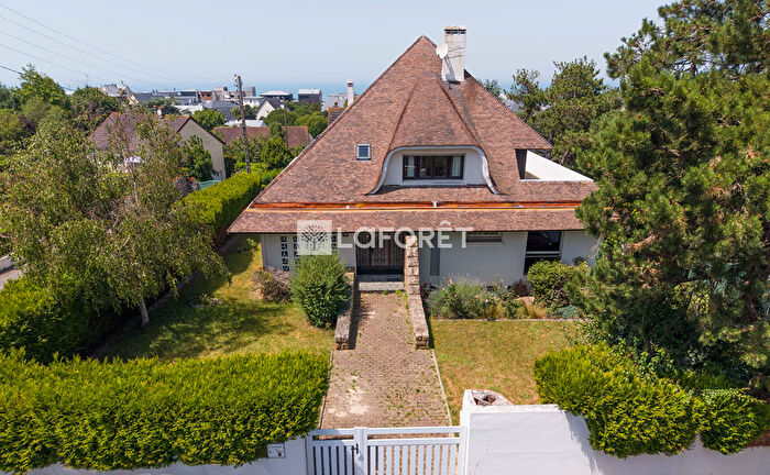 Donville-les-Bains : Maison 8 pièces à vendre