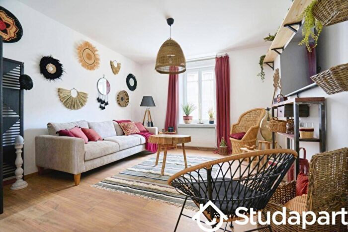 Appartement à louer - Laon Zola-Neufchâtel-Orgeval, Reims - 1 pièce - 2 chambres