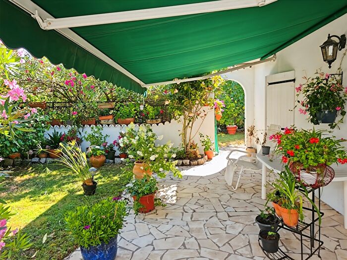 Maison à vendre - Pessac, Verthamon, Haut Biron - 6 pièces - 4 chambres