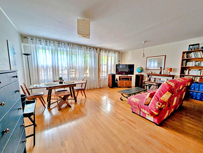 Appartement à vendre - Corbeil-Essonnes, Centre-ville - 3 pièces - 2 chambres