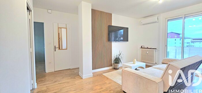 Appartement à vendre - Guilherand-Granges - 3 pièces - 2 chambres