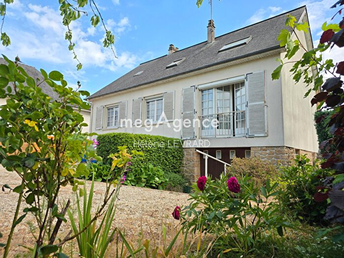 Maison 4 pièces à Évron, à vendre