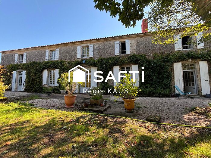 Maison à vendre - Puyravault - 14 pièces - 9 chambres