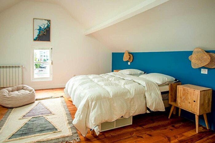 Maison à louer - Val Notre Dame-La Tour Billy, Argenteuil - 9 pièces - 7 chambres