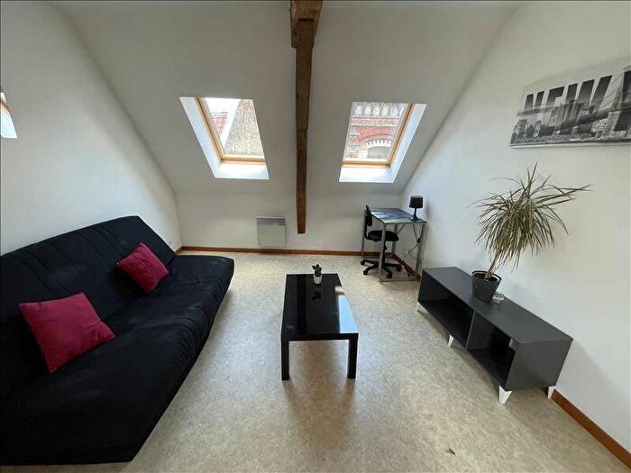 Centre-Neuf Bourg-Quesnoy-Delsaux-Musée-Cannoniers-Gare, Valenciennes : Appartement 1 pièce à louer