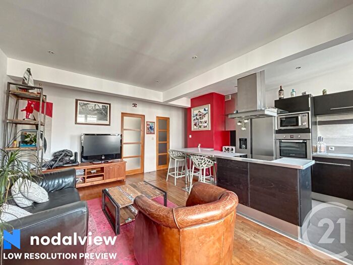 Quartiers Centre, Colombier : Appartement 3 pièces à vendre