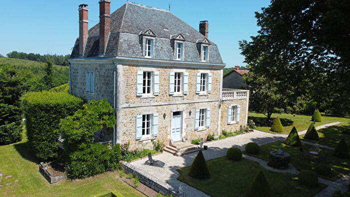 Maison à vendre - Brignac-la-Plaine - 8 pièces - 7 chambres