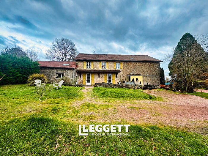 Maison à vendre - Abjat-sur-Bandiat - 8 pièces - 4 chambres