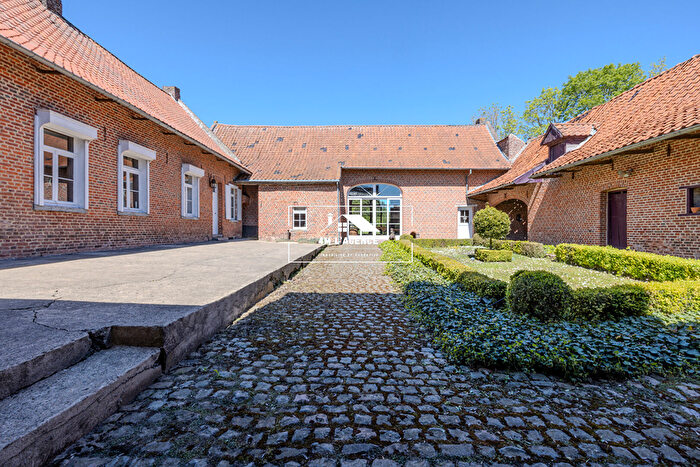 Landas : Maison 13 pièces à vendre