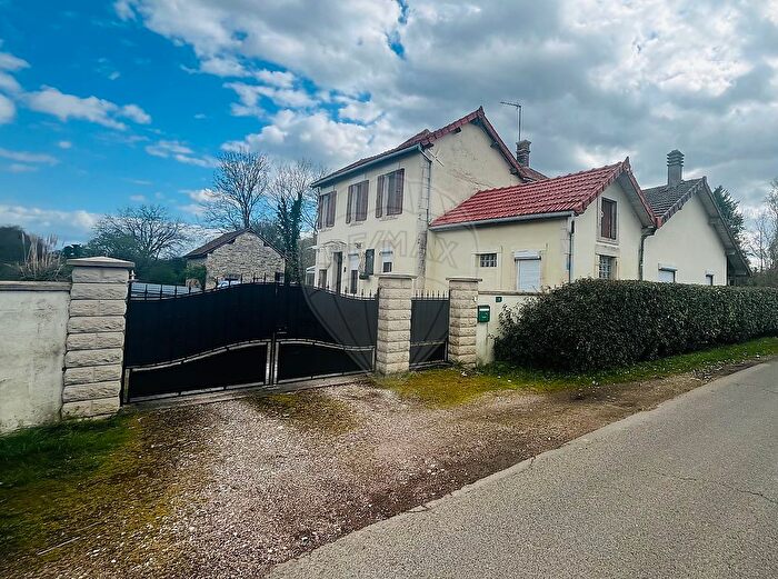 Maison à vendre - Entrains-sur-Nohain - 6 pièces - 5 chambres