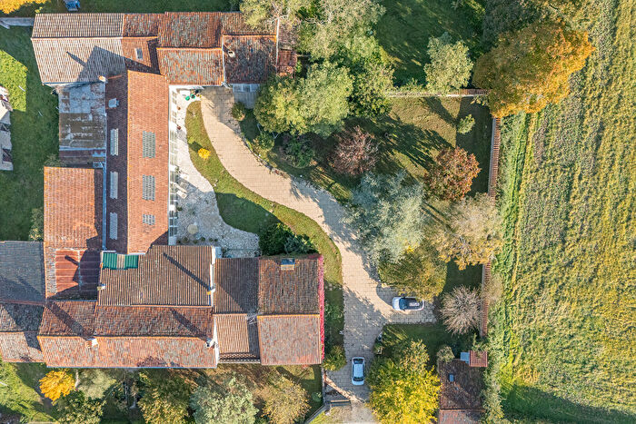 Maison 9 pièces à Saint-Mard, à vendre
