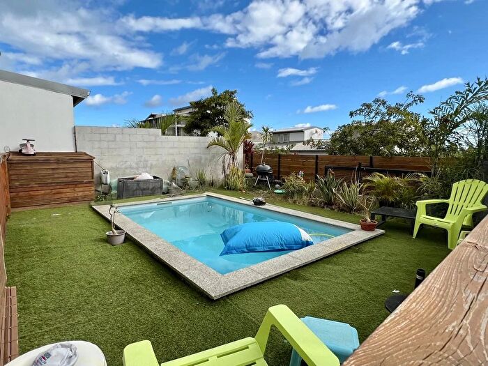 Maison à vendre - Saint-Pierre, Grand Bois - 5 pièces - 3 chambres