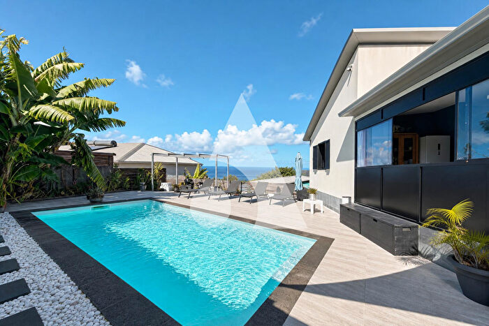 Maison 4 pièces à Saint-Pierre, Terre Rouge, La Ravine des Cafres les Hauts, à vendre