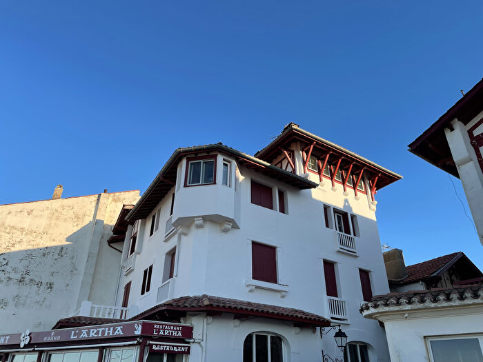 Appartement à vendre - Saint-Jean-de-Luz, Centre-ville - 4 pièces - 3 chambres