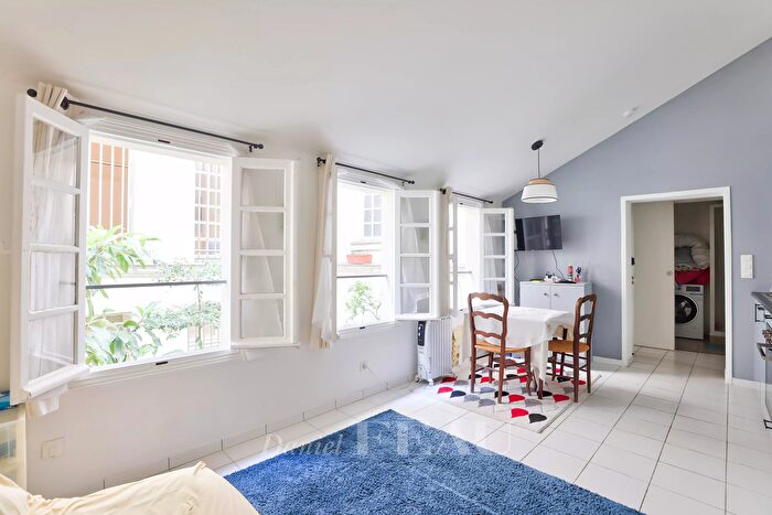 Appartement à vendre - Paris e , Saint-Gervais - 1 pièce