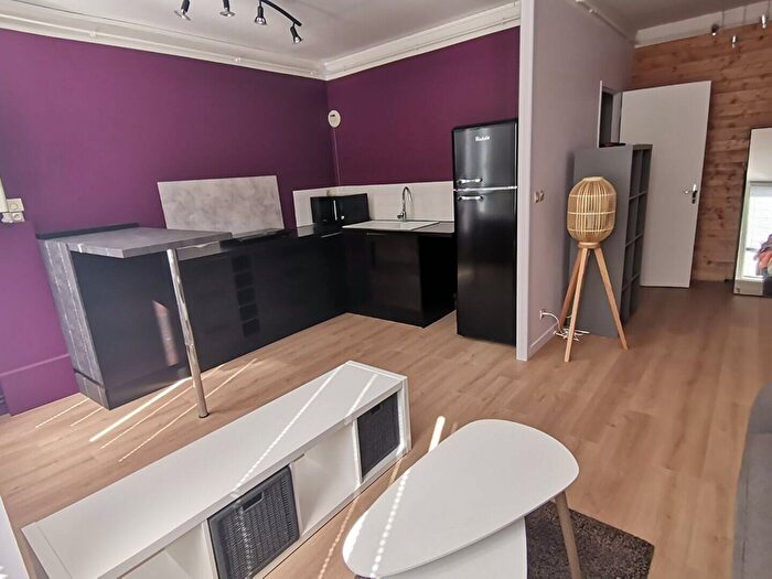 Côte Chaude-Montaud, Saint-Étienne : Appartement 2 pièces à louer