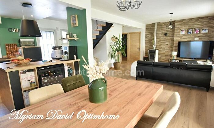 Maison à vendre - Rostrenen - 5 pièces - 4 chambres