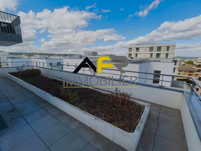 Plateau-Mont Valérien, Rueil-Malmaison : Appartement 4 pièces à louer