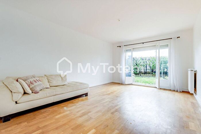 Appartement à louer - Les Lilas - 3 pièces - 2 chambres