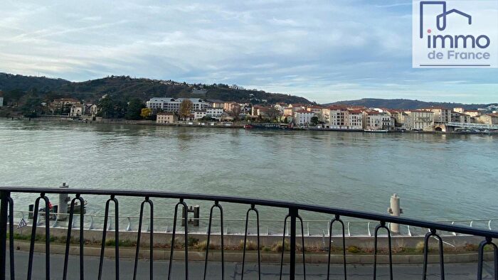 Appartement à louer - Vienne, Centre-ville - 4 pièces - 2 chambres