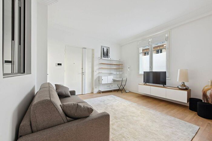 Muette Sud, Paris 16ème arrondissement : Appartement 1 pièce à louer