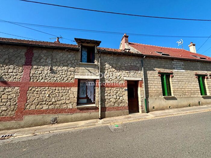 Maison 4 pièces à vendre à Cerseuil