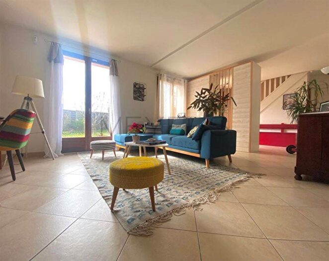 Maison 6 pièces à louer à Montfort-l'Amaury