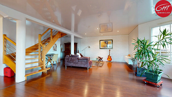 Maison à vendre - Besançon, Planoise, Châteaufarine - 5 pièces - 4 chambres