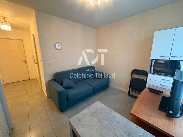 Appartement à louer - Aristide-Briand, Fontaine - 1 pièce