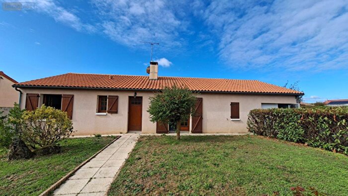 Maison 4 pièces à vendre à Nueil-les-Aubiers