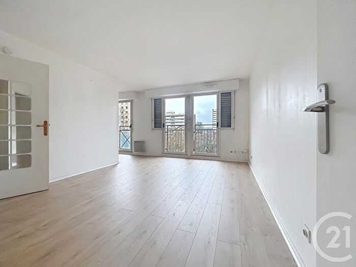 Appartement à louer - Juvisy-sur-Orge, Centre-ville, Entrevoies, Seine - 1 pièce