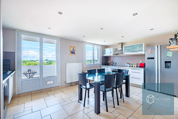 Vaulx-en-Velin, Village : Appartement 2 pièces à vendre