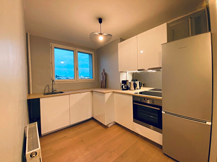 Lyon 8ème, Etats Unis : Appartement 4 pièces à louer