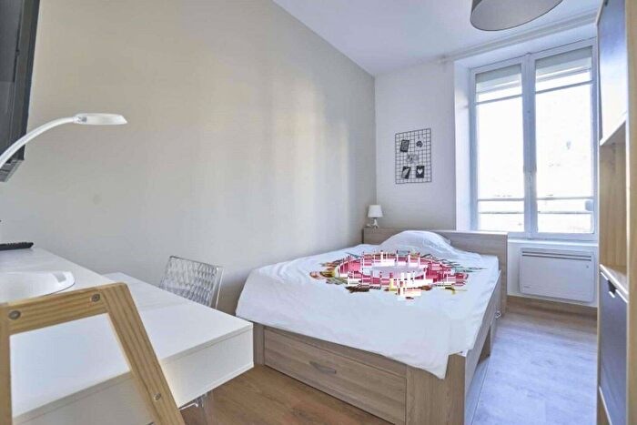 Appartement à louer - Centre Ville, Reims - 1 pièce