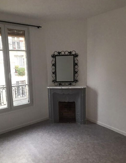 Appartement à louer - Paris e , Saint-Blaise - 1 pièce