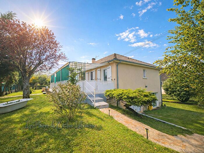 Maison à vendre - Thiviers - 6 pièces - 4 chambres