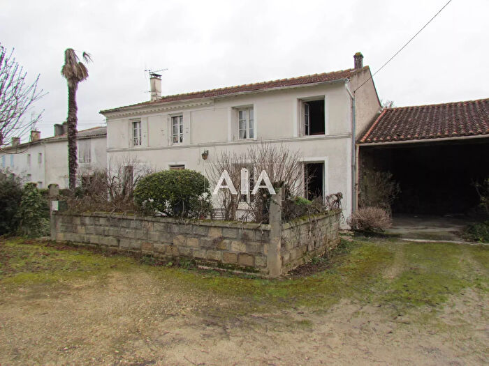 Saint-Loup : Maison 11 pièces à vendre