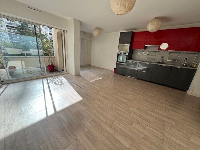 Paris 11ème, République, Saint-Ambroise : Appartement 3 pièces à vendre