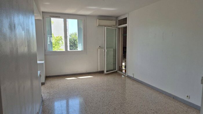 Appartement à louer - Les Perussons-Le Moulin, Marignane - 4 pièces - 2 chambres