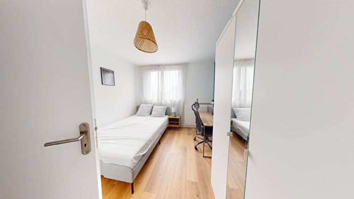 Appartement à louer - Château de Thouars, Talence - 1 pièce