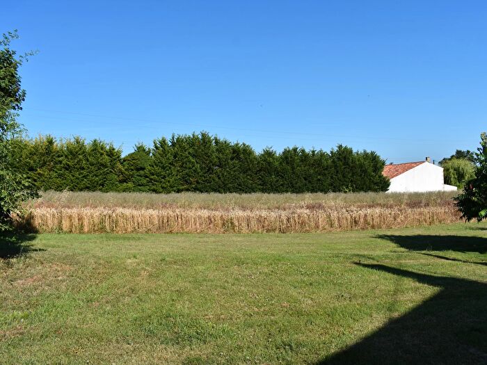 Maison à vendre - Loulay - 14 pièces - 7 chambres
