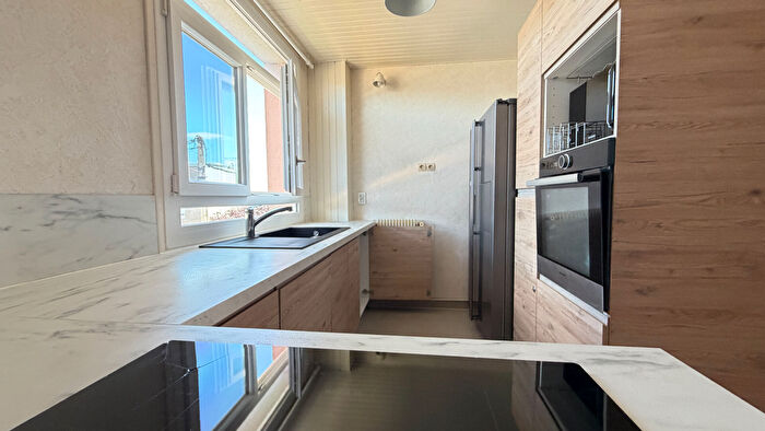 Appartement 4 pièces à Corbeil-Essonnes, Pressoir, Prompt, à louer