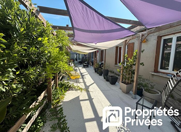 Mehun-sur-Yèvre : Maison 7 pièces à vendre