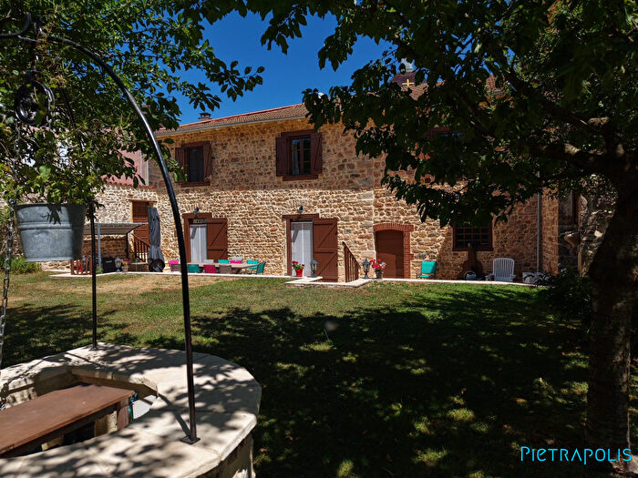 Maison à vendre - Saint-Bonnet-le-Troncy - 8 pièces - 6 chambres