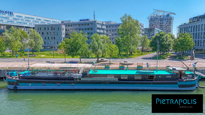 Appartement à vendre - Lyon e  - 5 pièces - 4 chambres